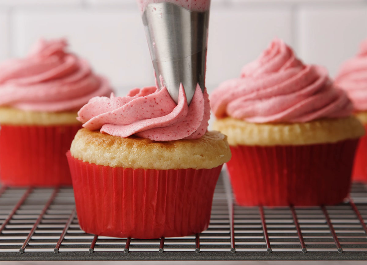 Best Raspberry Buttercream Frosting Recipe