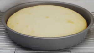 How Long Does It Take For A Cake To Cool Before Frosting?