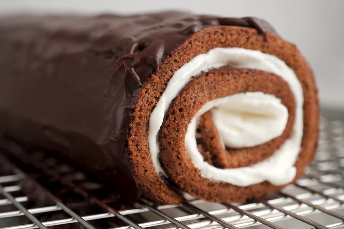 Best Chocolate Cake Roll recipe