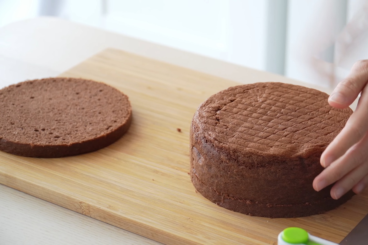 Perfect Chocolate Whipped Cream Cake Recipe