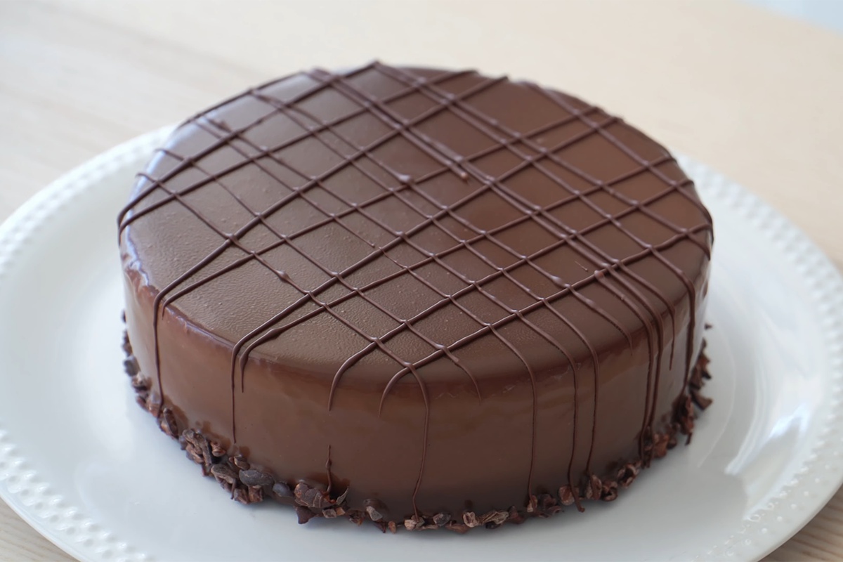 No-Bake Coffee Mousse Cake With Chocolate Ganache