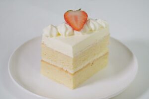 Cotton Soft Sponge Cake With Fresh Cream Recipe