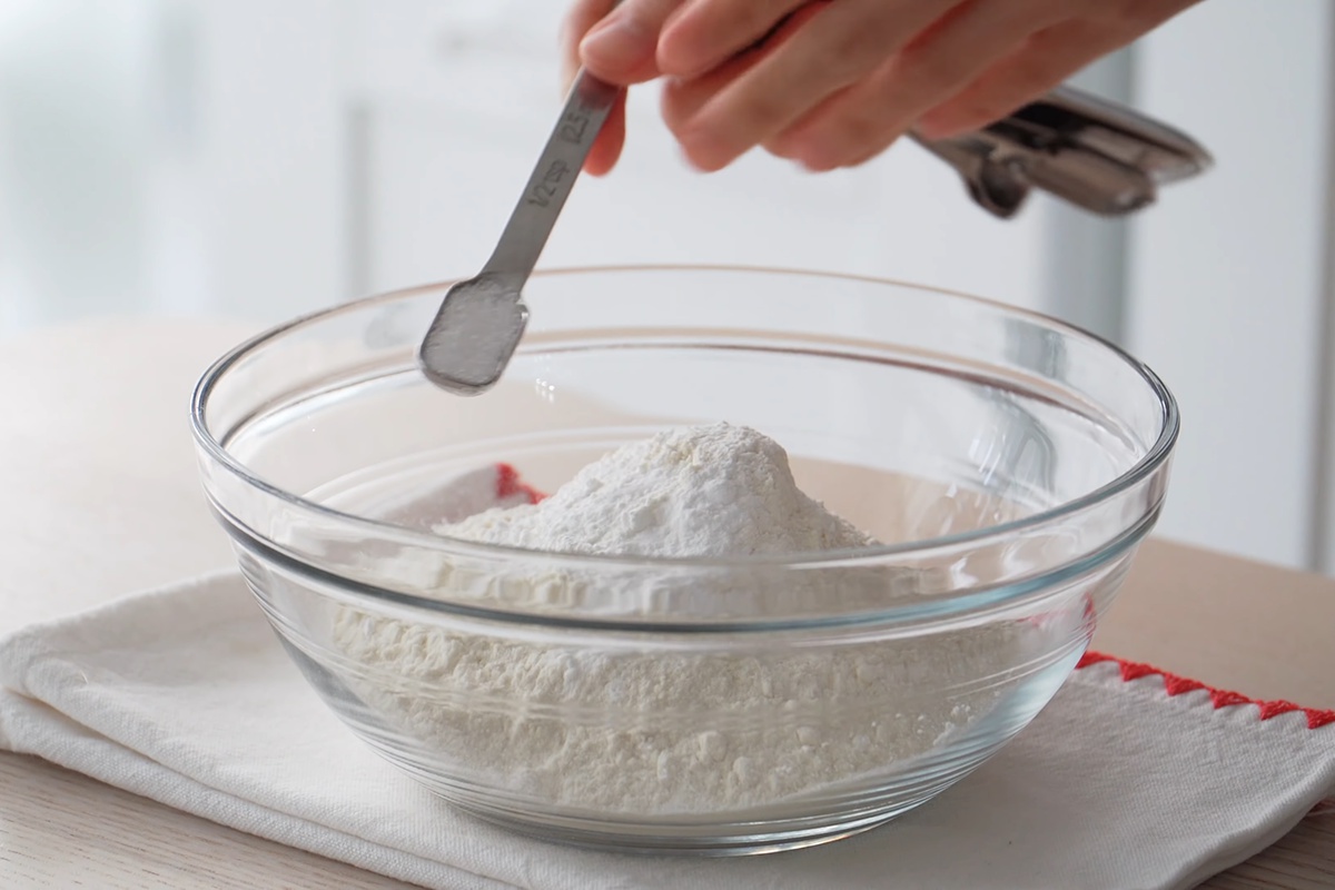 Best Vanilla Swiss Meringue Buttercream Cake